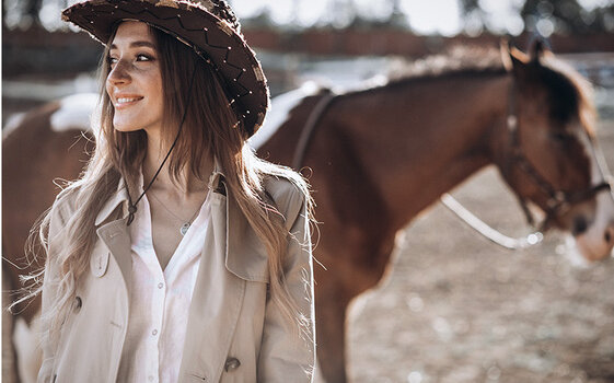 Humbaur | EQUITOS Alu Horse Trailers