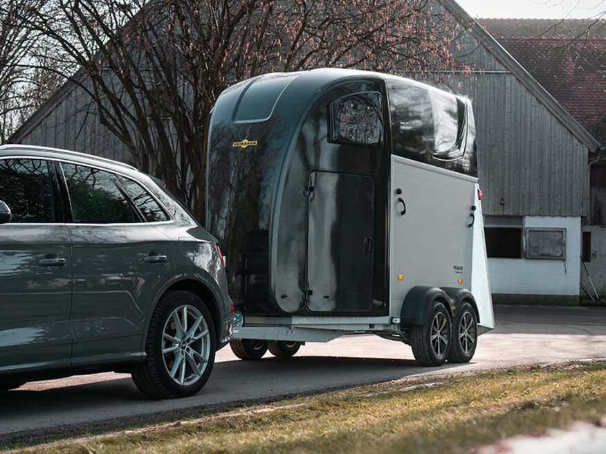 Humbaur | Pferdeanhänger der Premiumklasse von Humbaur – PEGASUS 2400, 2700 und 2700 S